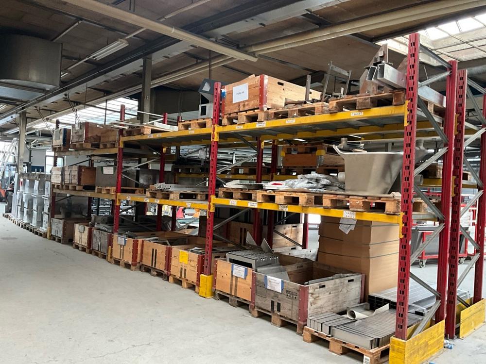 Pallet rack | Dome Auctions